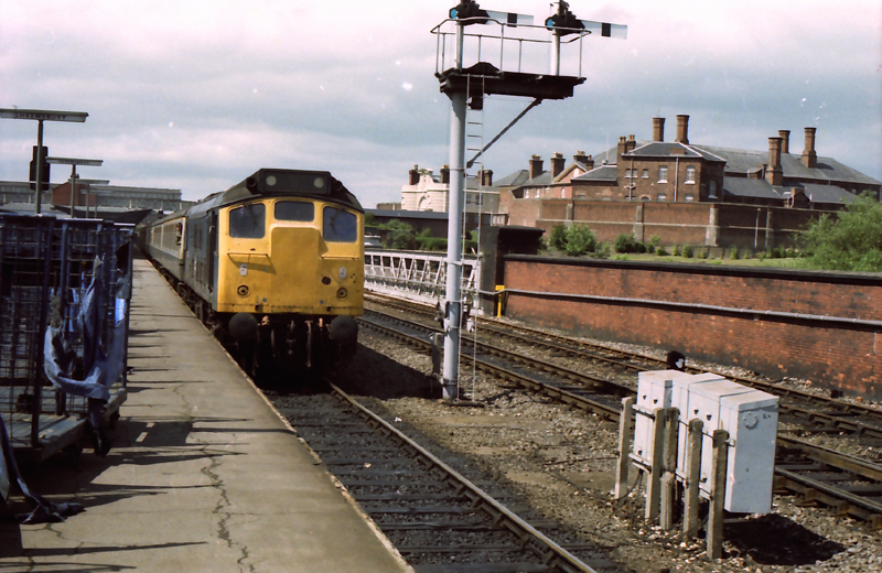 Class 25 – first runs – Leighton Lists